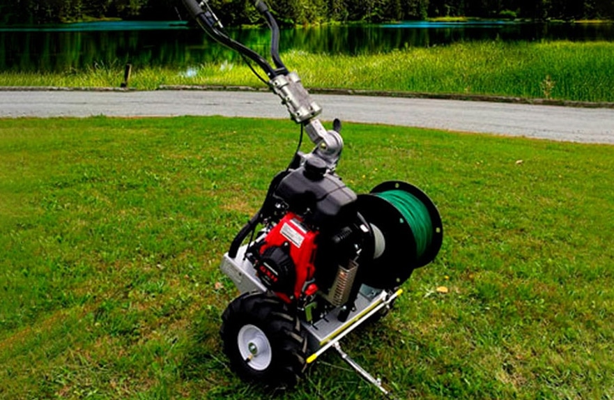 Cómo enterrar el cable perimetral para el robot cortacésped